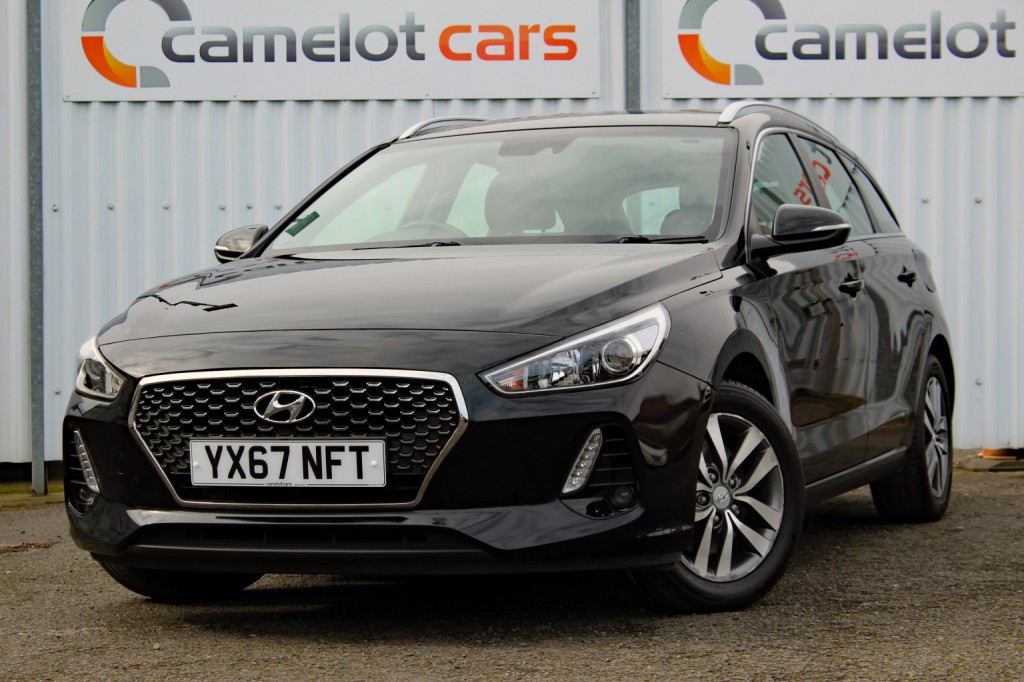 Used HYUNDAI I30 2017 Black for sale - £8990 in Grimsby, North East ...